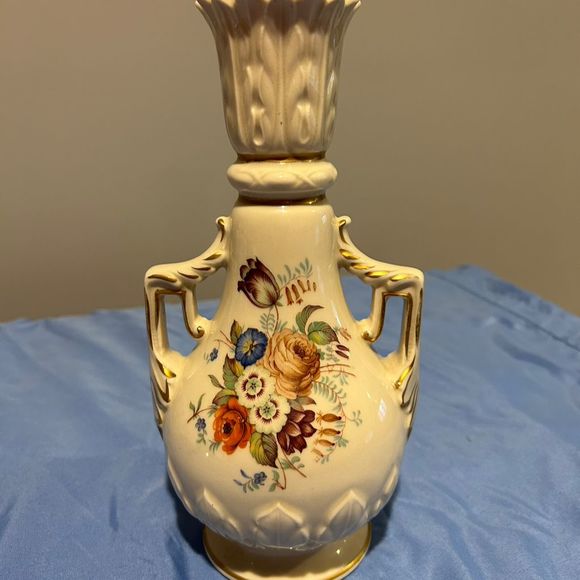 Royal Crown | Accents | Royal Crown Ceramic Floral White China ...